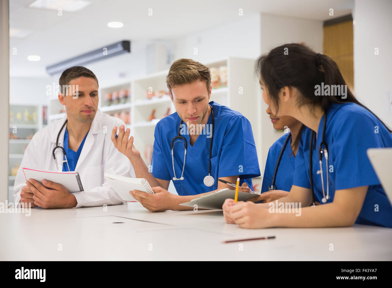 Medical students hi-res stock photography and images - Alamy