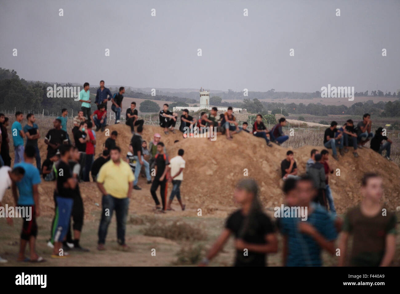 Bureij, Gaza Strip, Palestinian Territory. 14th Oct, 2015. Palestinian ...