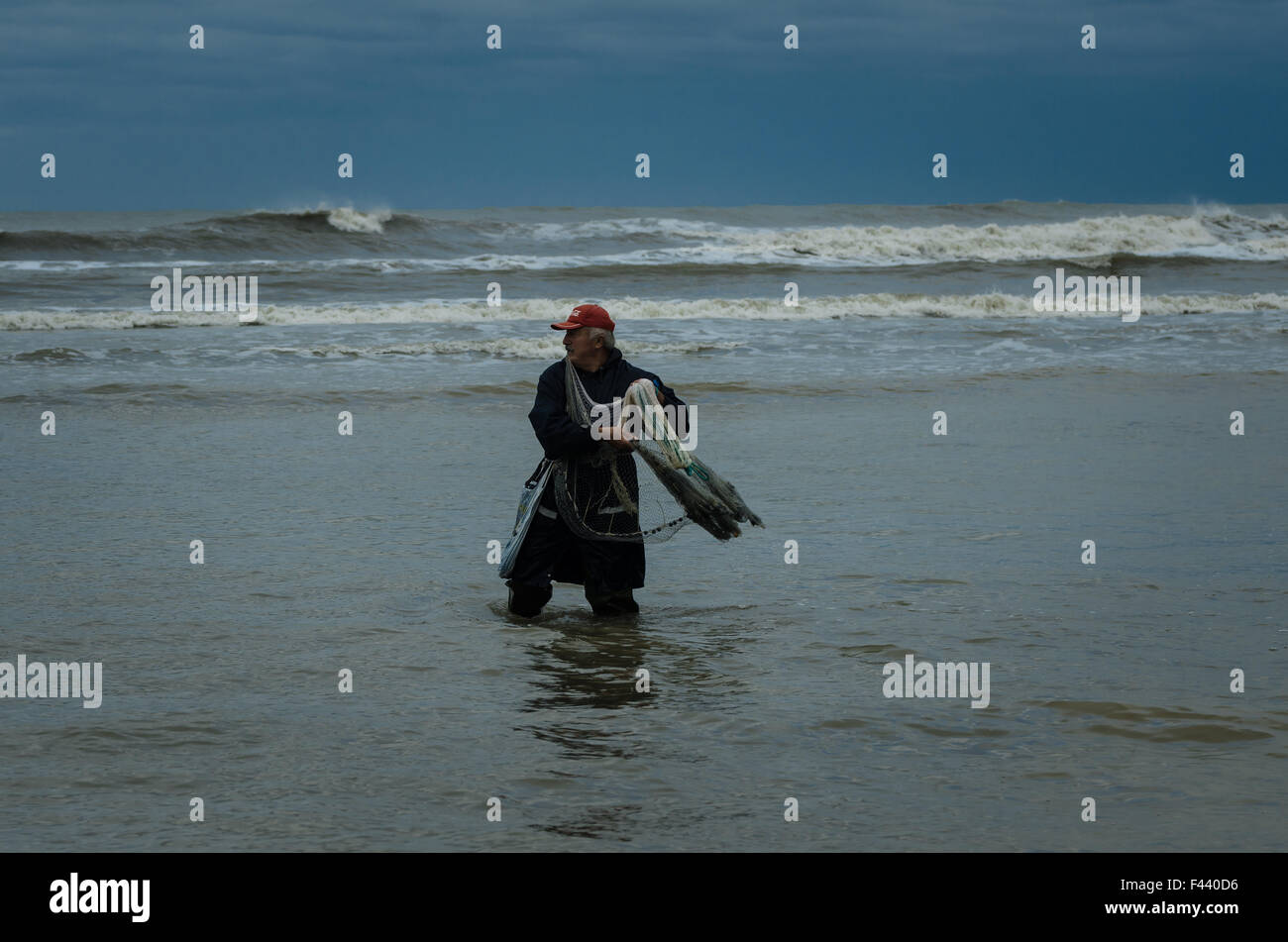 Cast net fishing hi-res stock photography and images - Alamy