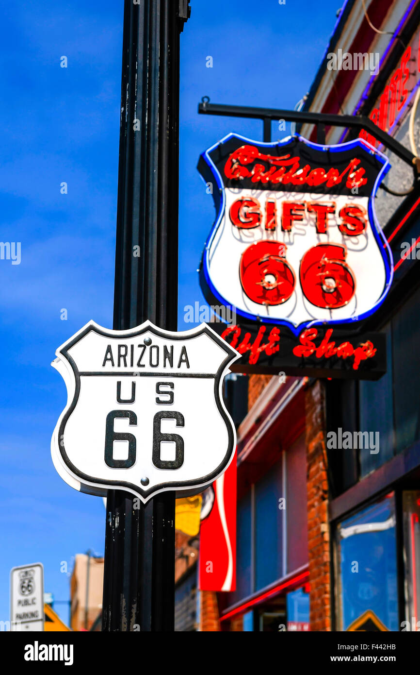 Cruisers 66 Gift shop neon sign on historic Route 66 in Williams ...