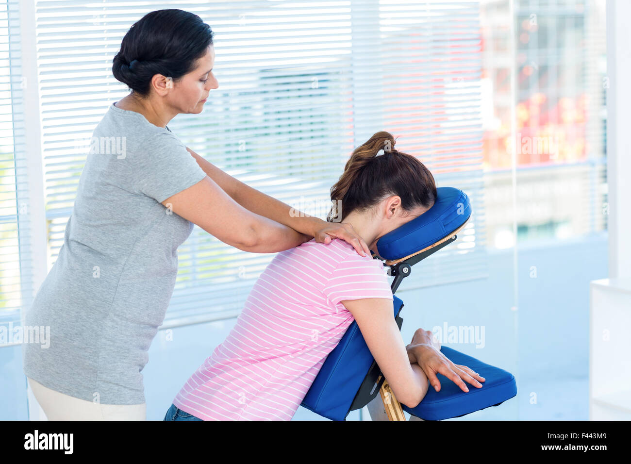 Shoulders massage hi-res stock photography and images - Alamy
