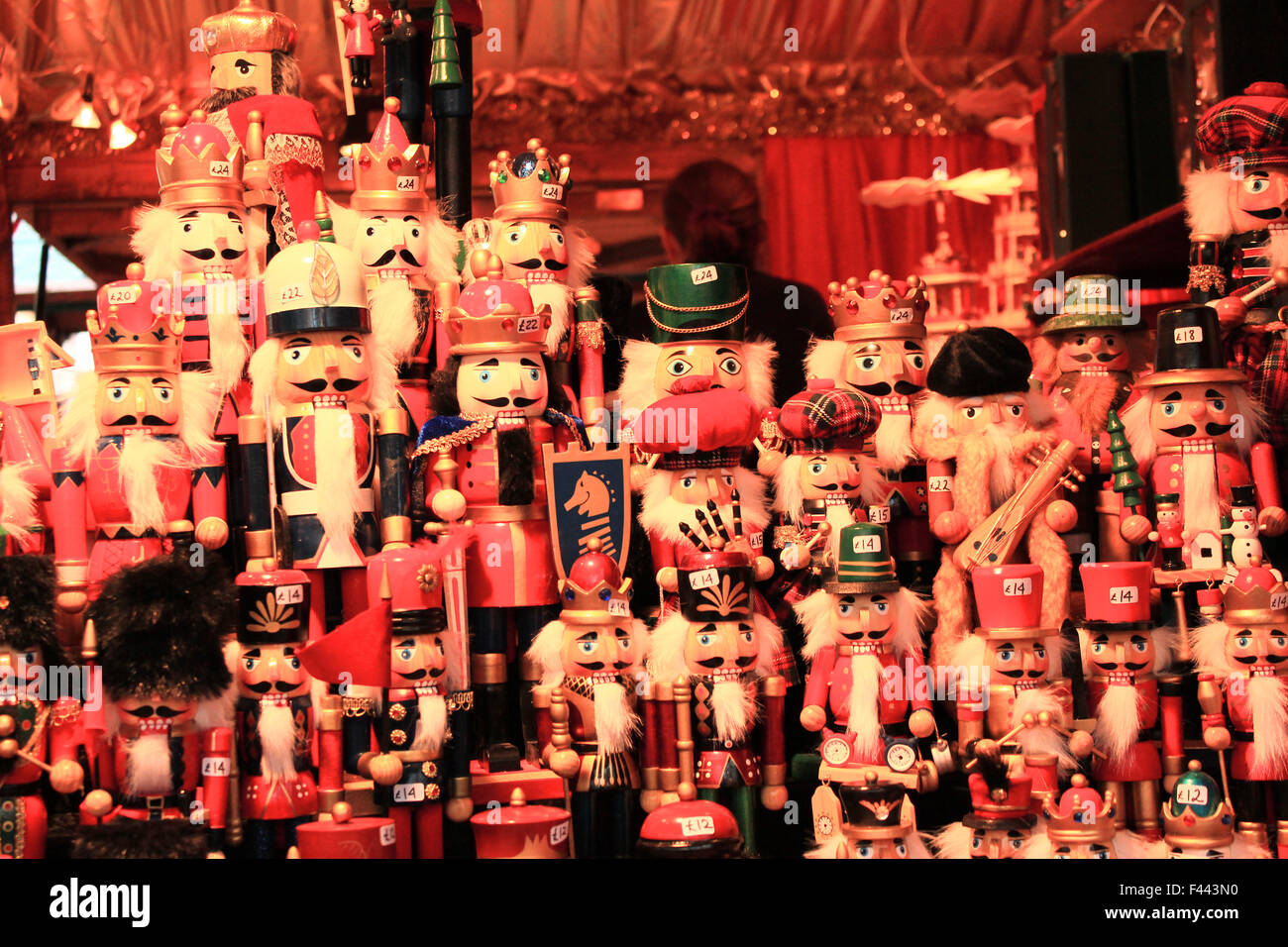 Many wooden heads dolls standing Stock Photo - Alamy