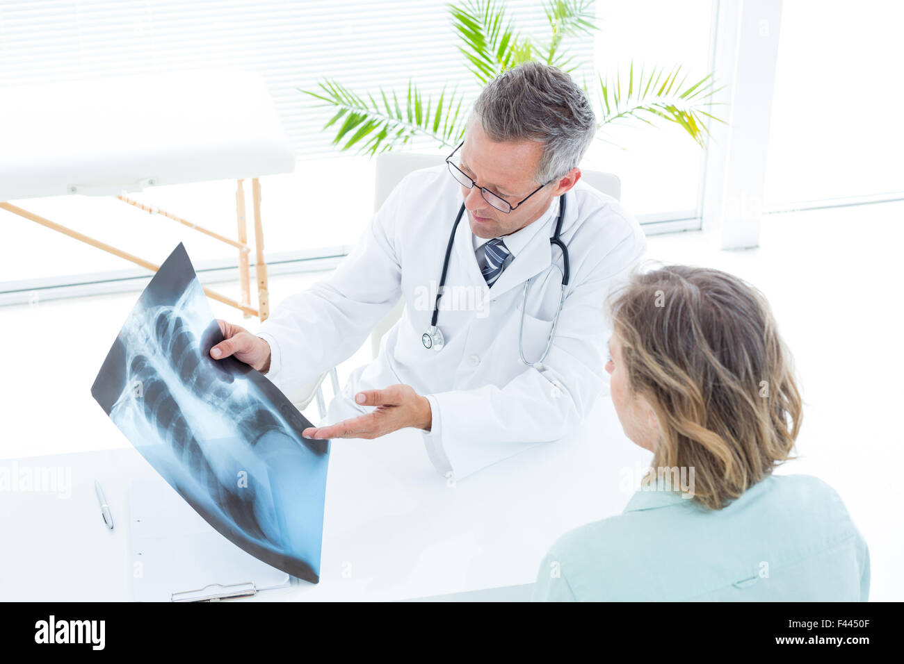 Hospital working patient xray hi-res stock photography and images - Alamy