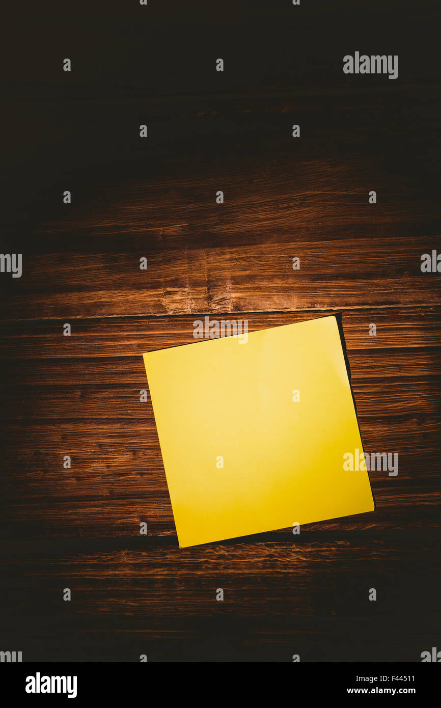Yellow post it Stock Photo - Alamy