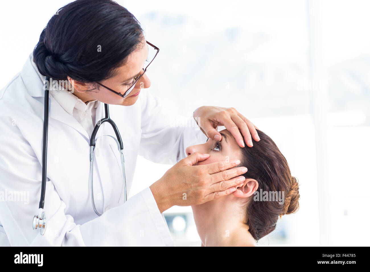 Patients eyes hi-res stock photography and images - Alamy