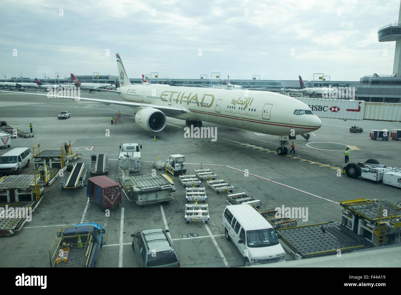 Air cargo loading hi-res stock photography and images - Alamy