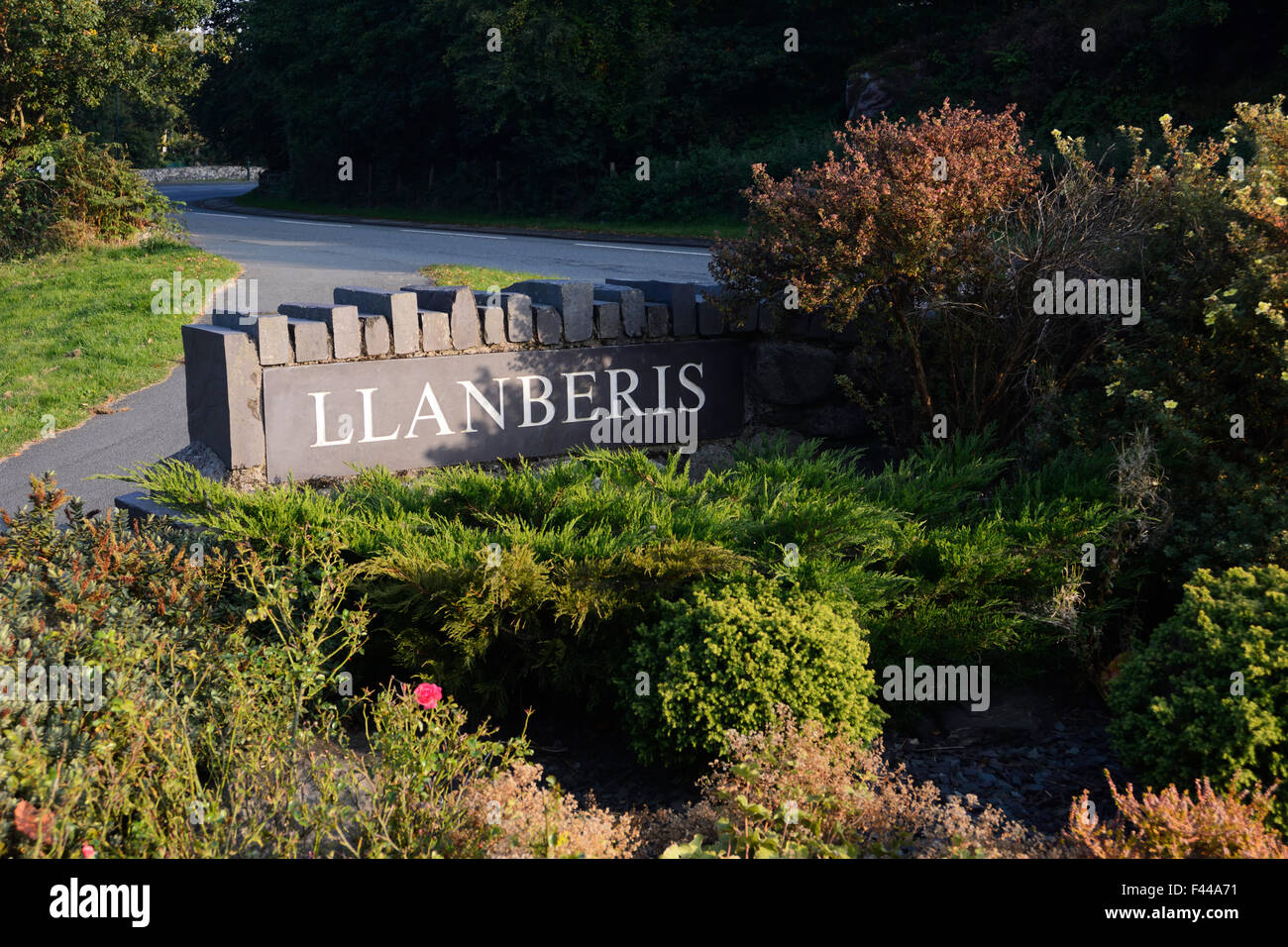 Llanberis village hi-res stock photography and images - Alamy