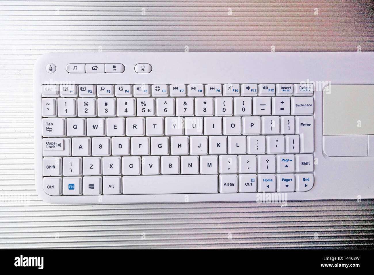 Hi Tech White Wireless Computer Keyboard Stock Photo - Alamy
