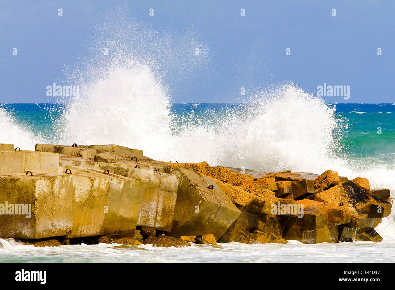 Sea wall break water breakwater hi-res stock photography and images - Alamy