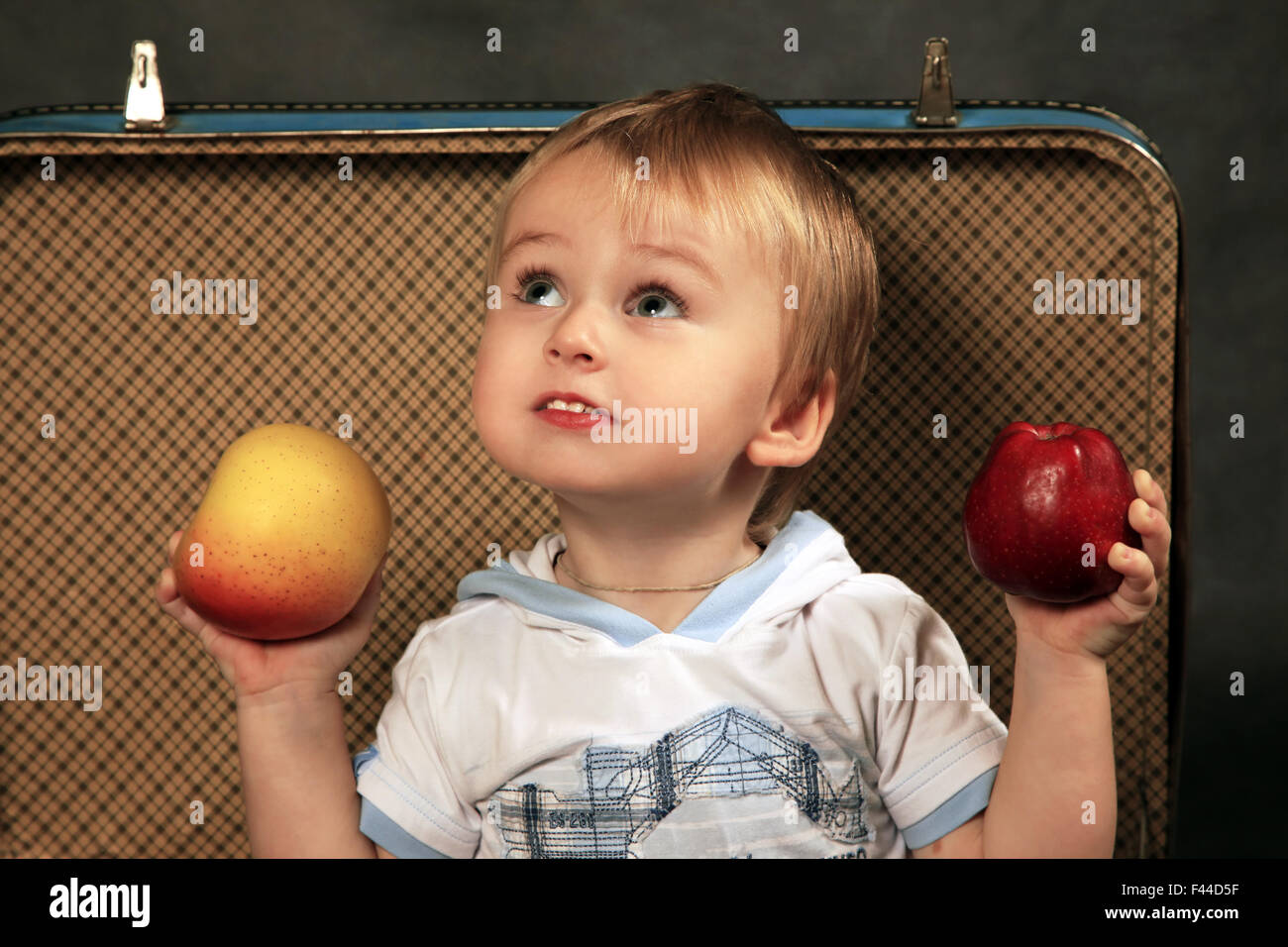 Attentive child hi-res stock photography and images - Alamy