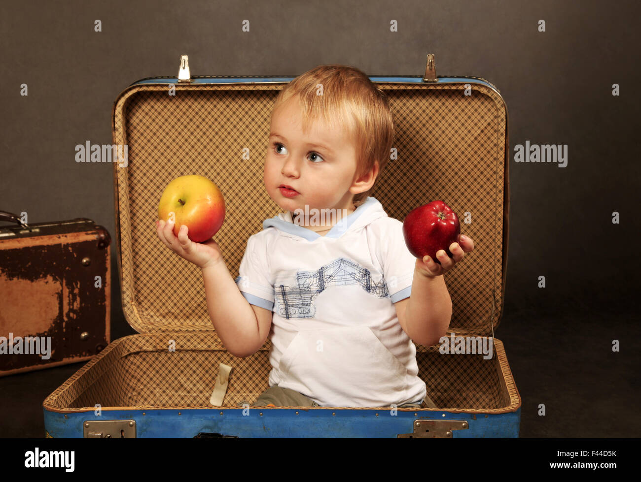 Attentive child hi-res stock photography and images - Alamy