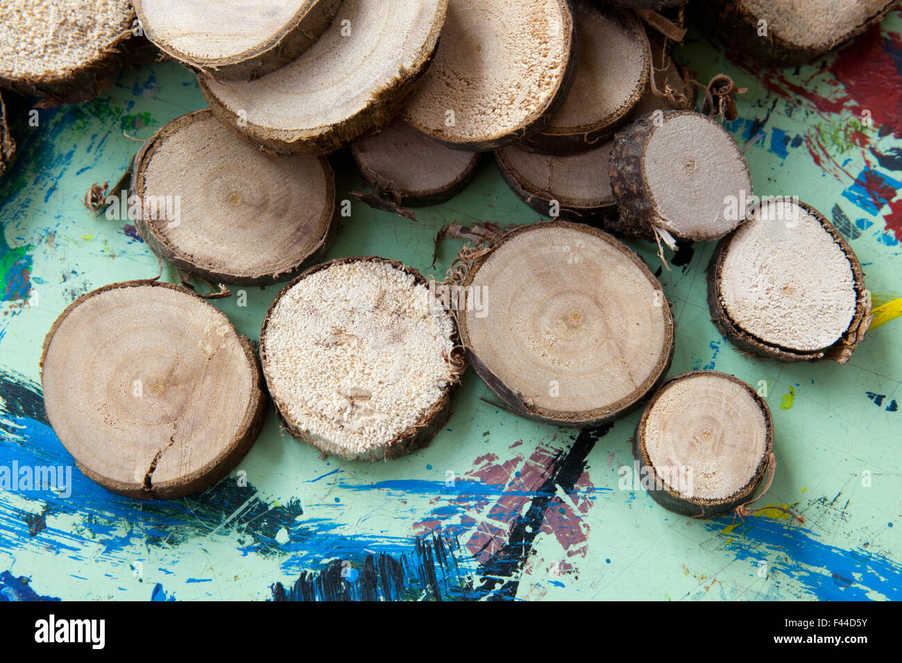 Bastelwerkstatt hi-res stock photography and images - Alamy