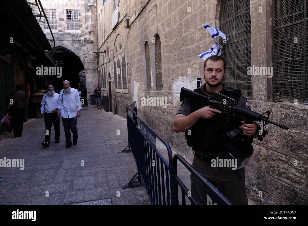 Palestinian stand hi-res stock photography and images - Alamy