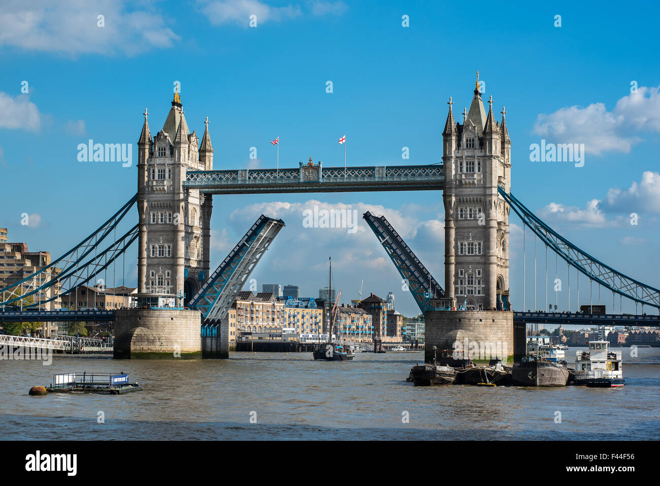 Tower Bridge, opened to allow the Thames Sailing Barge Gladys to enter ...