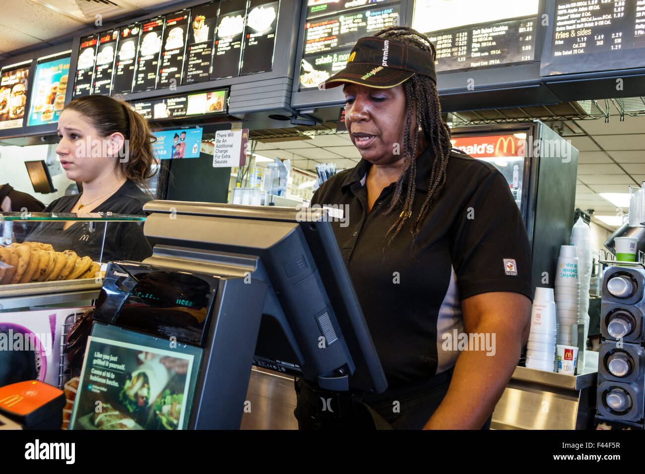 Mcdonalds cashier hi-res stock photography and images - Alamy