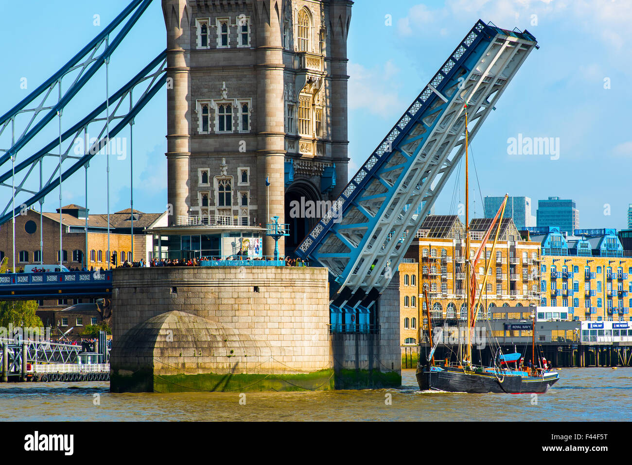 Tower Bridge, opened to allow the Thames Sailing Barge Gladys to enter ...