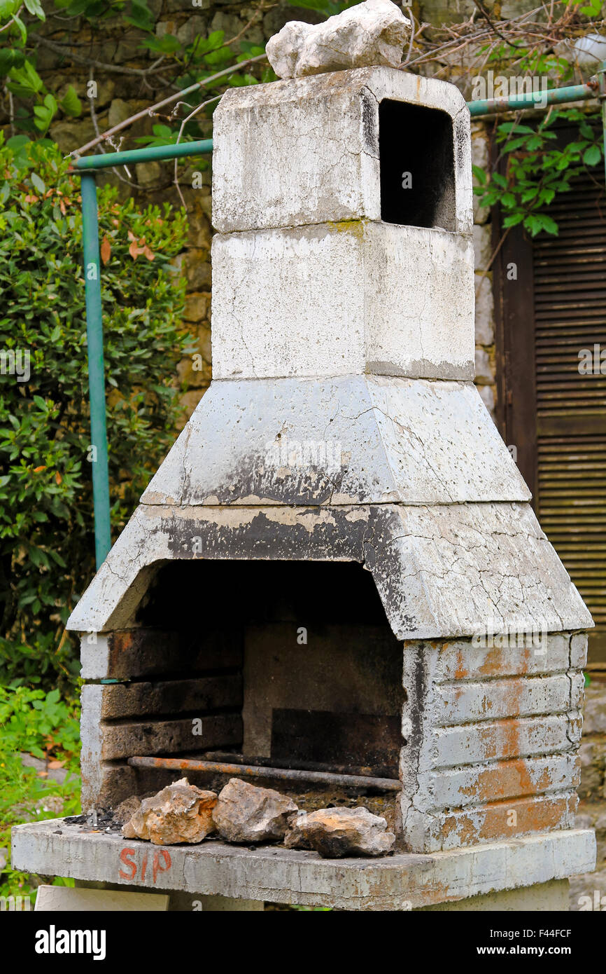 Concrete barbecue hi-res stock photography and images - Alamy