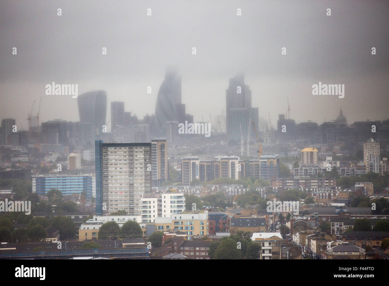 Grey london skyline hi-res stock photography and images - Alamy