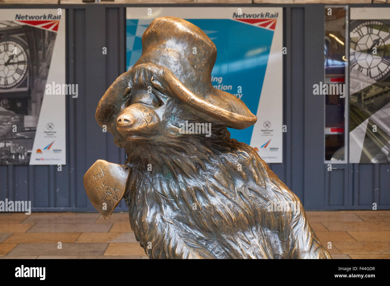 Paddington bear statue hi-res stock photography and images - Alamy
