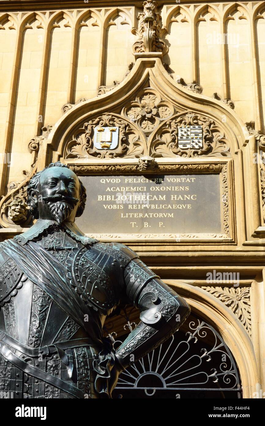 Statue william herbert bodleian library hi-res stock photography and ...