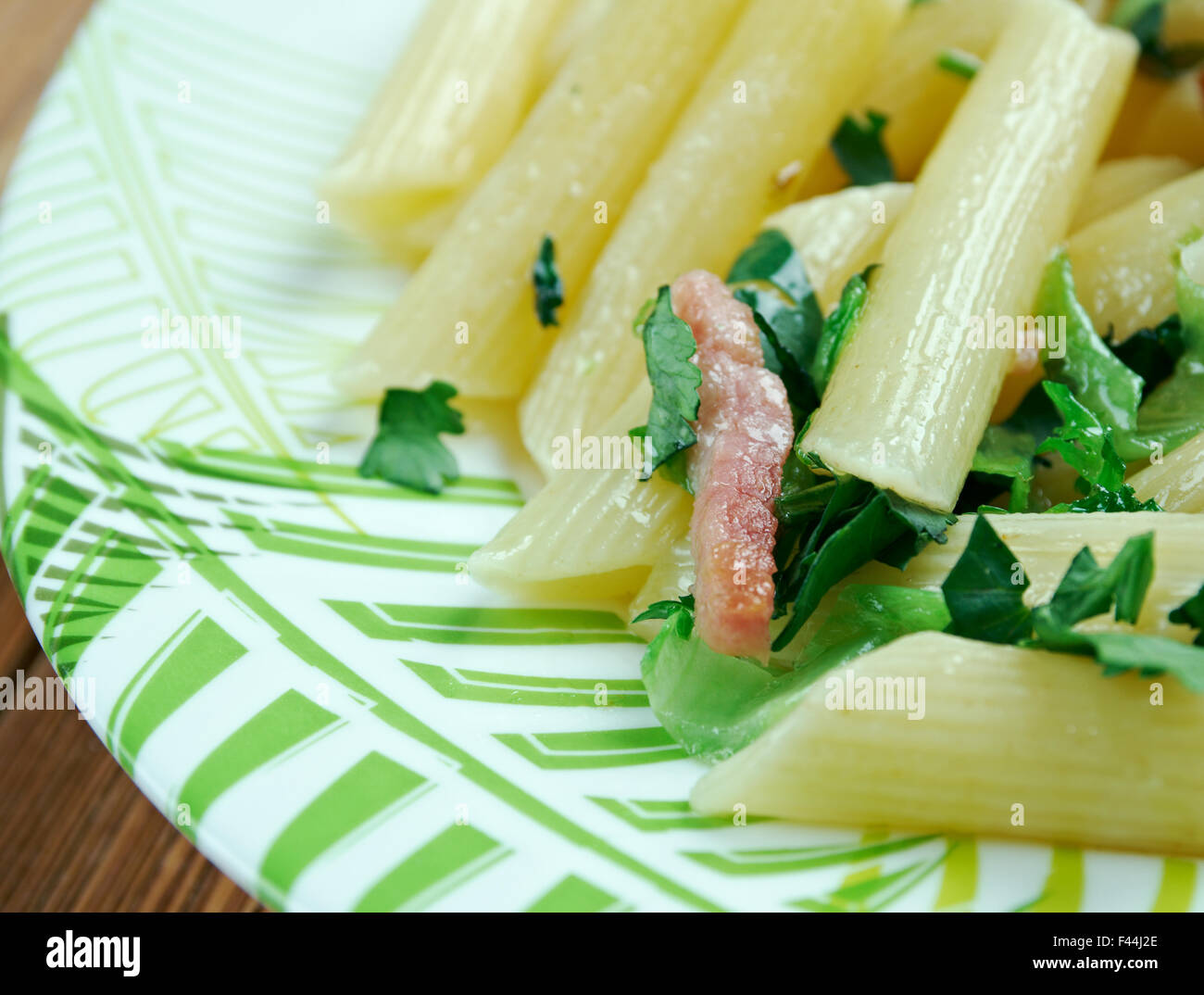 Penne florentine hi-res stock photography and images - Alamy