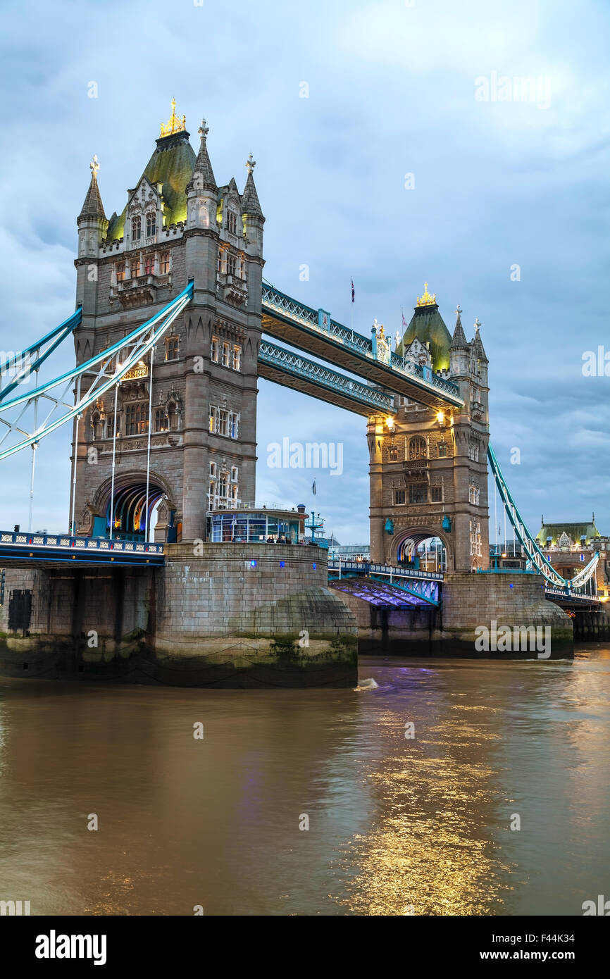 London the tower bridge hi-res stock photography and images - Alamy
