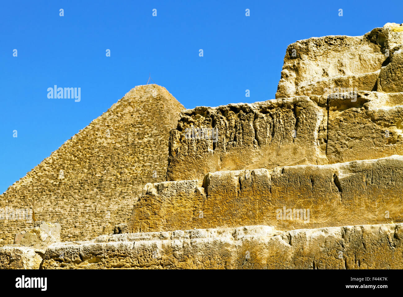 Tombs pyramid hi-res stock photography and images - Alamy