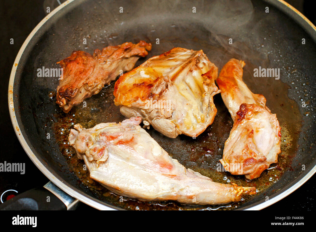 Roasted rabbit hi-res stock photography and images - Alamy