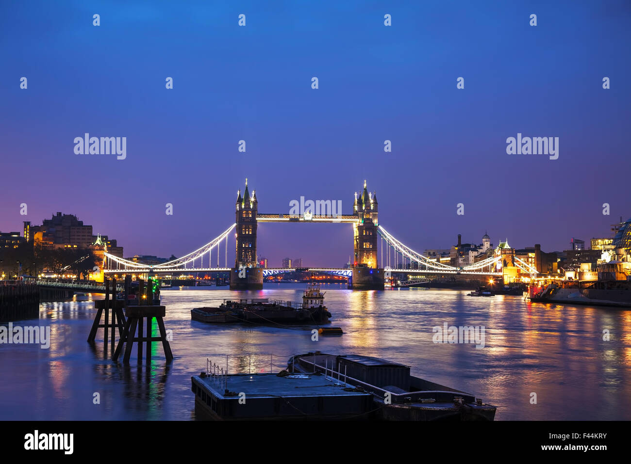 Bridge great britain hi-res stock photography and images - Alamy