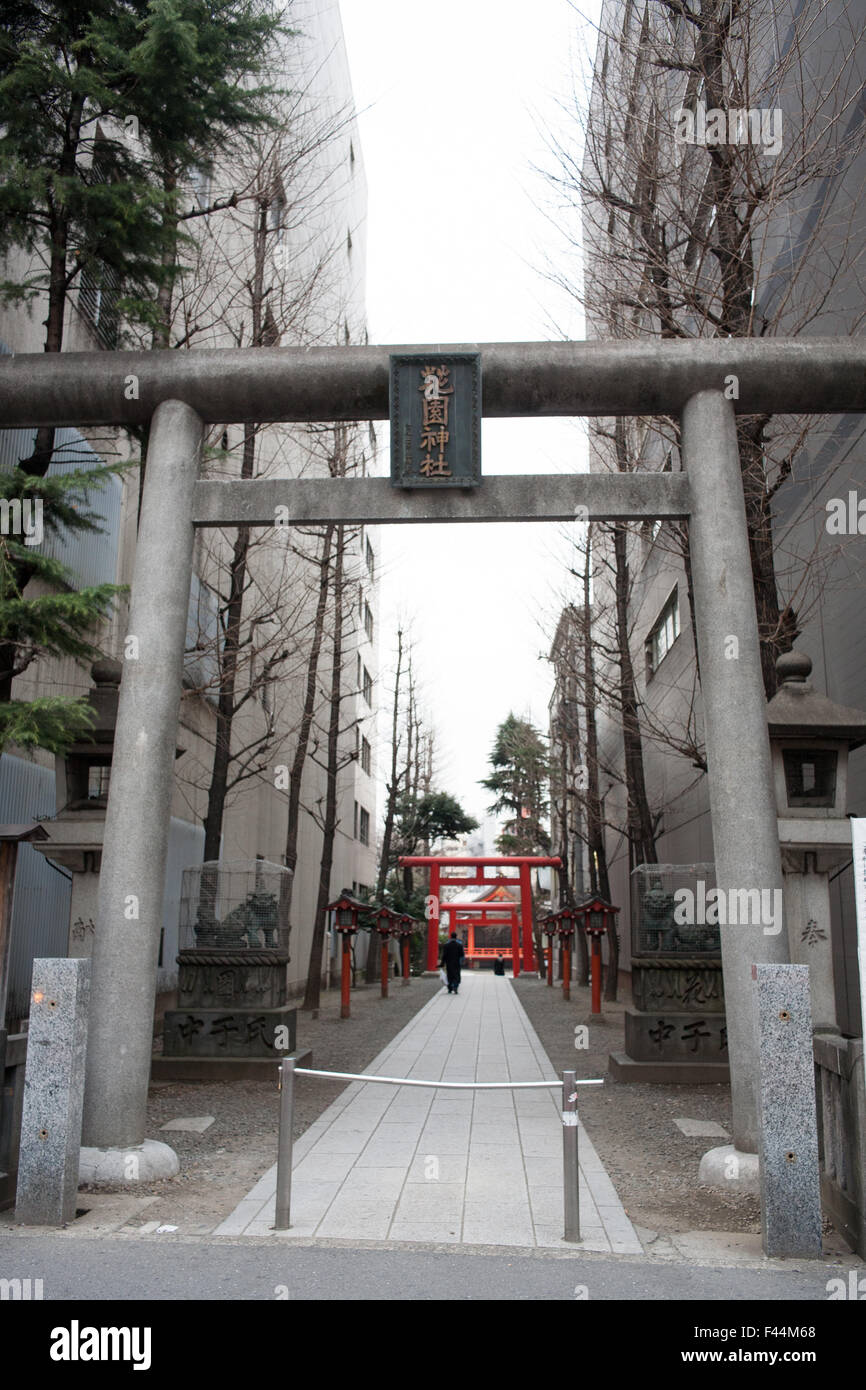 Japanese shinto shrine hi-res stock photography and images - Alamy