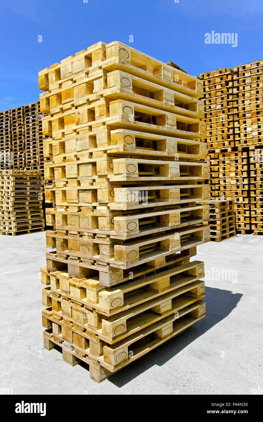 Stack Of Pallets High Resolution Stock Photography and Images - Alamy