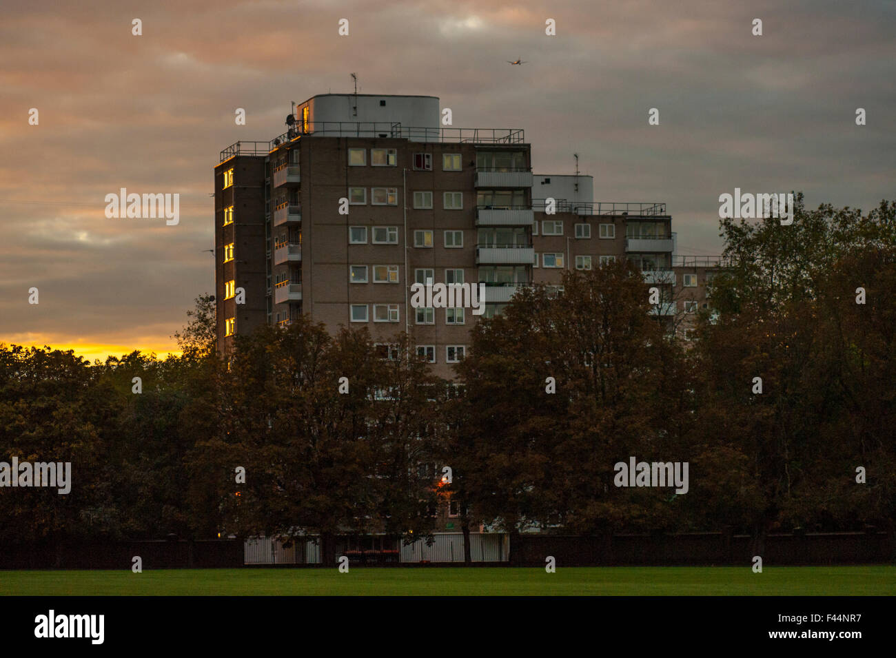 1960s tower block in london hi-res stock photography and images - Alamy