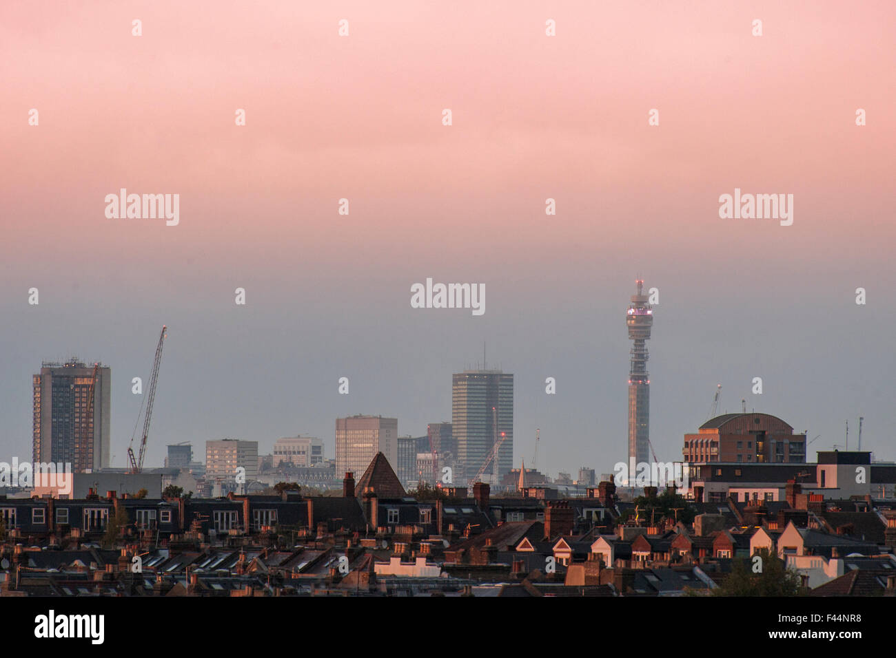 London skyline night bt tower hi-res stock photography and images - Alamy