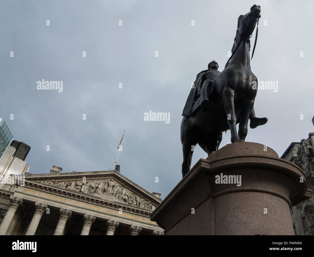 Wellington statue in the city of london hi-res stock photography and ...