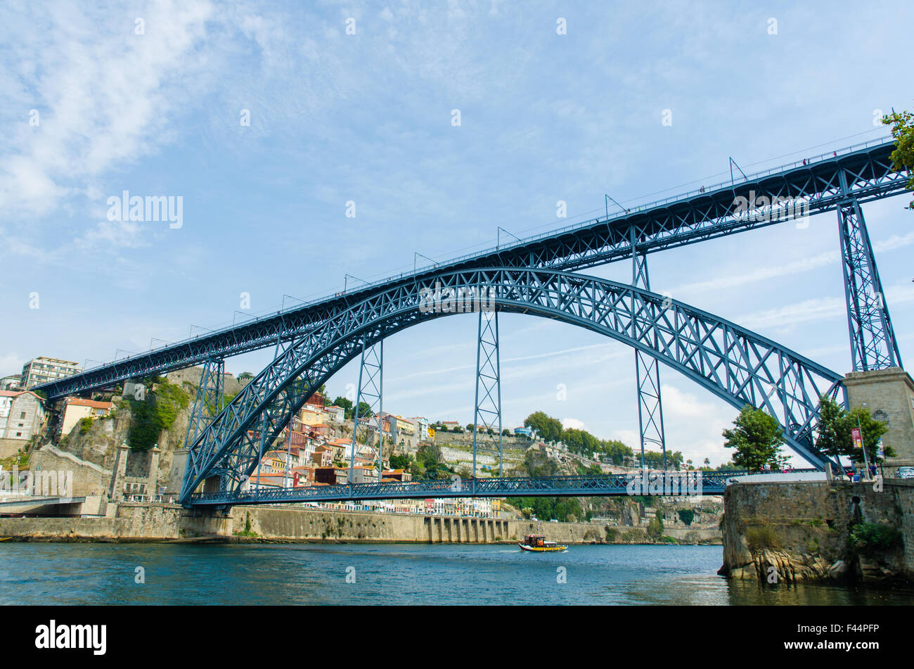 Dom Luis bridge in Porto, Portugal Stock Photo - Alamy