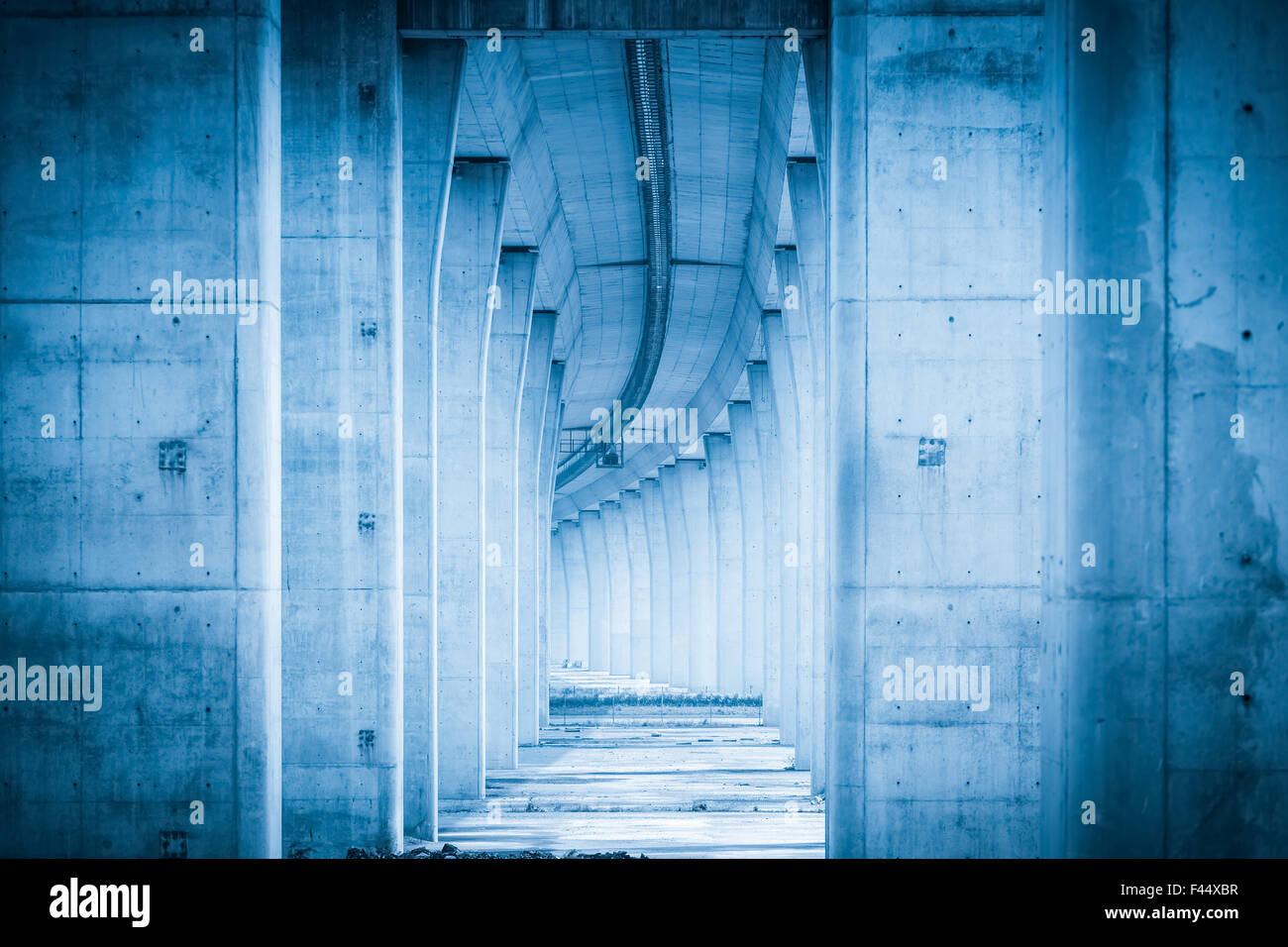 Concrete bridge pier hi-res stock photography and images - Alamy