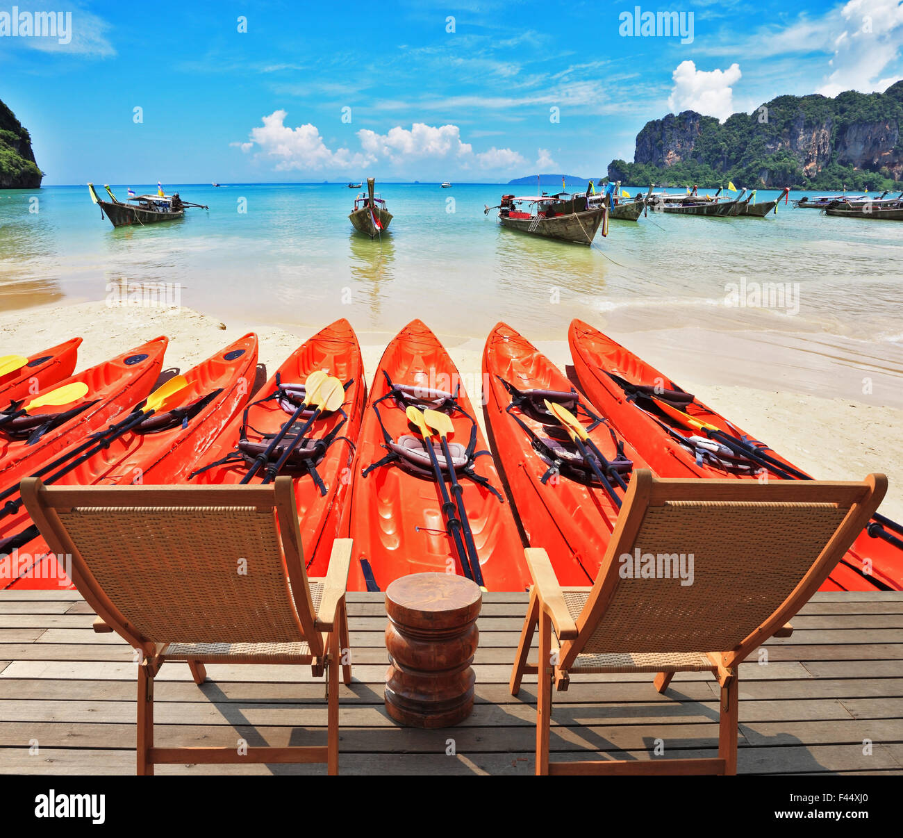 Native boats hi-res stock photography and images - Alamy