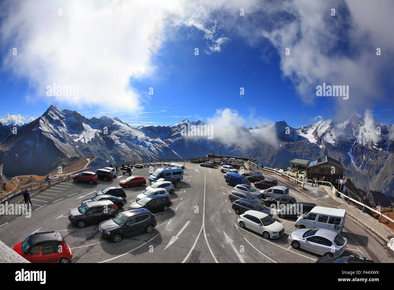 Hiking parking hi-res stock photography and images - Alamy
