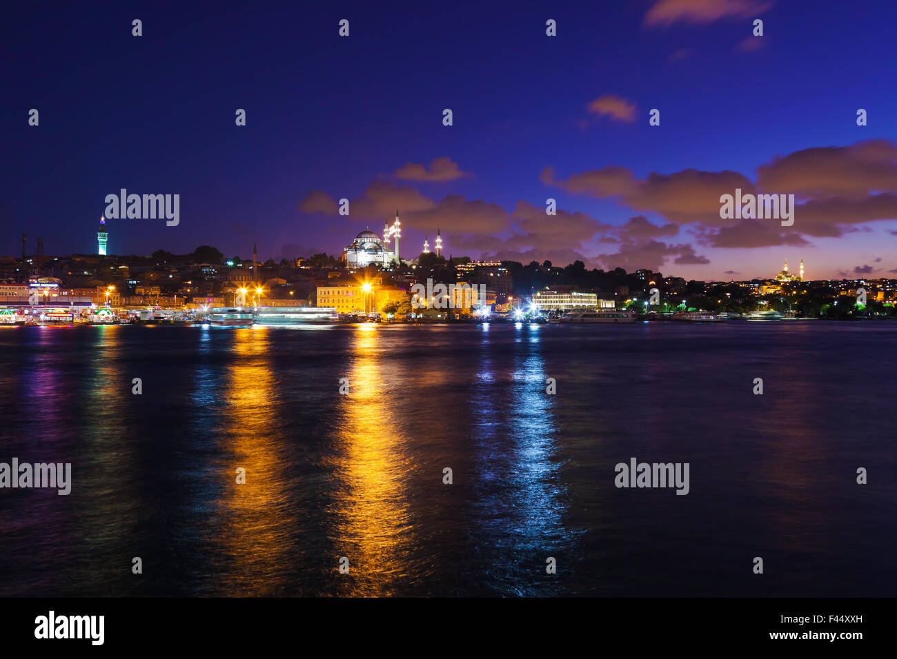 Istanbul dusk streets hi-res stock photography and images - Alamy
