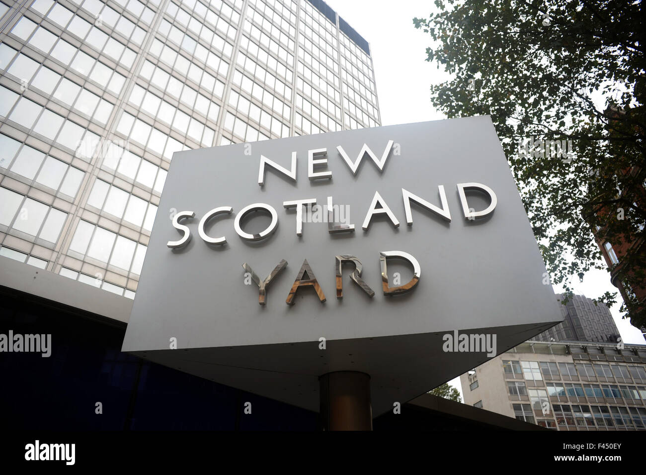 Rotating scotland yard hi-res stock photography and images - Alamy