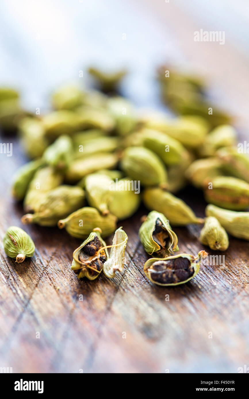 Little green cardamom seeds Stock Photo - Alamy