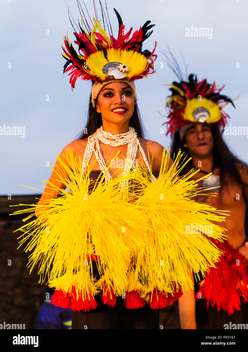 Native male Hawaiian performing traditional dance at Lua, Big Island ...