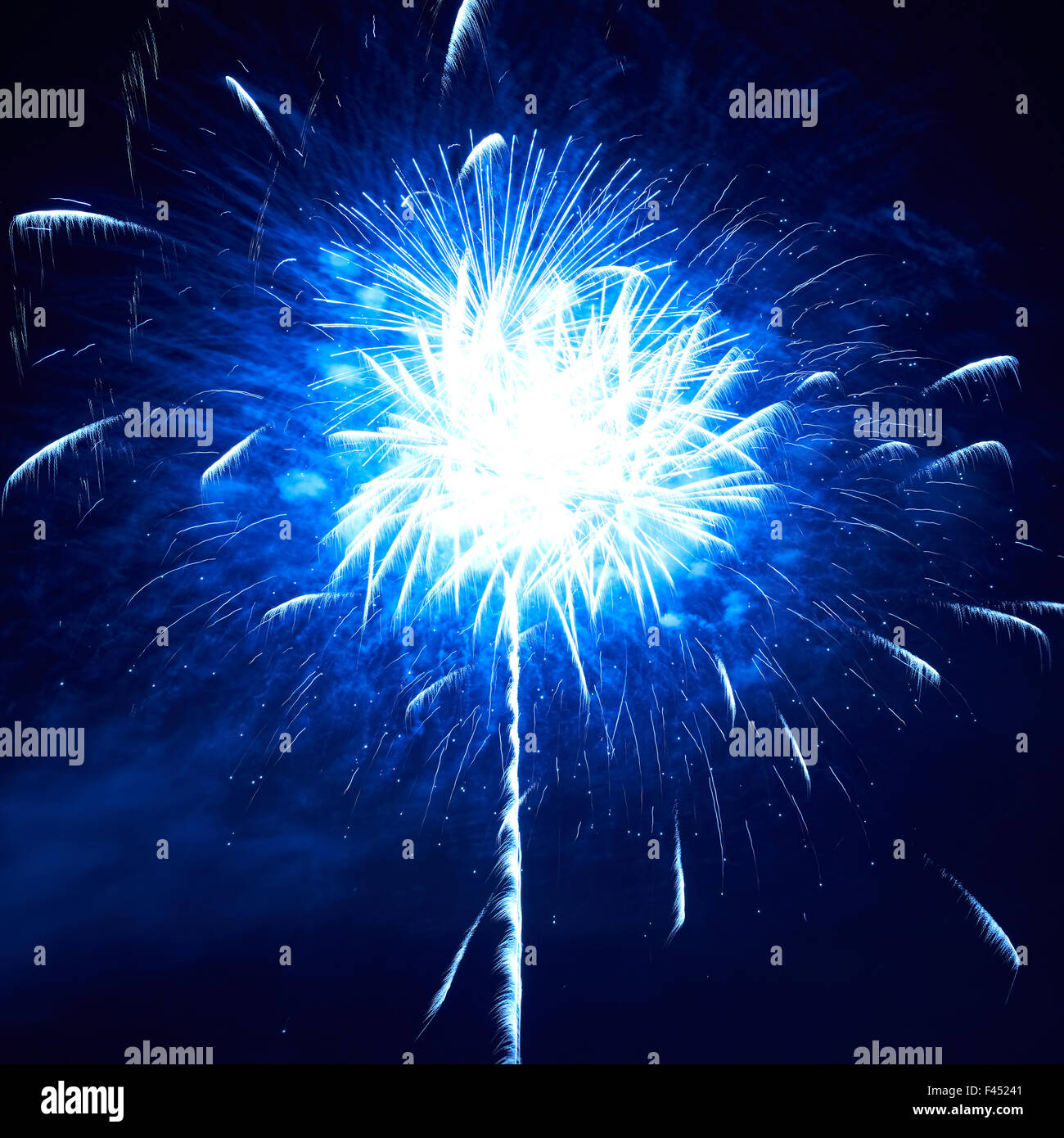 Independence day fireworks explode hi-res stock photography and images ...