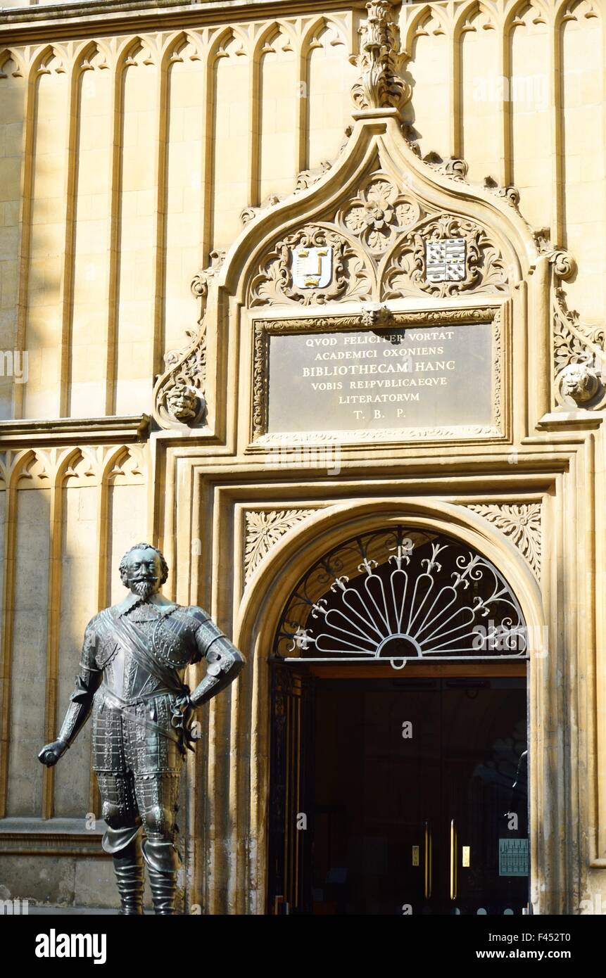 Bronze statue william herbert hi-res stock photography and images - Alamy