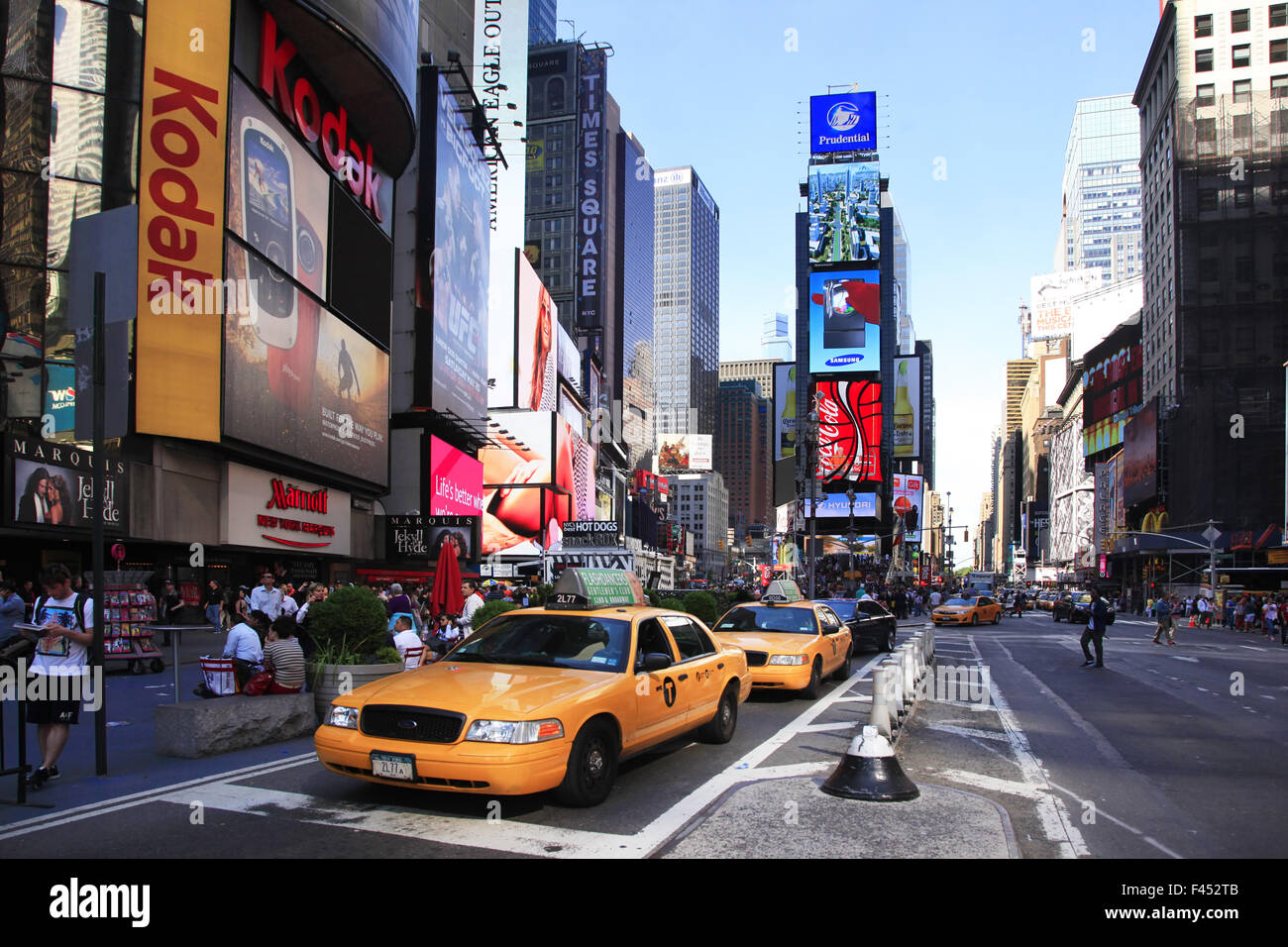 Famous times square intersection traffic hi-res stock photography and ...
