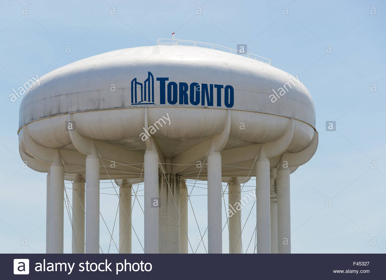 Overhead Water Tank Stock Photos & Overhead Water Tank Stock Images - Alamy