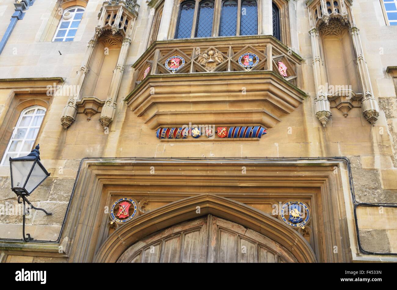 College entrance hi-res stock photography and images - Alamy