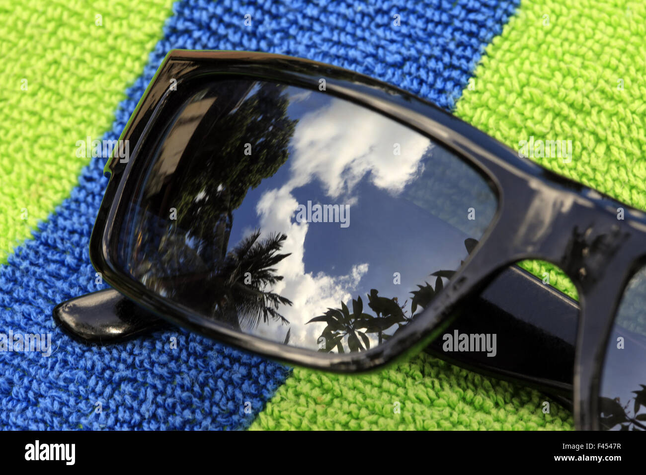 Solar glasses hi-res stock photography and images - Alamy