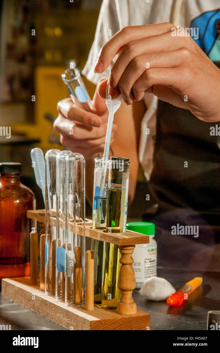 Qualitative analysis hi-res stock photography and images - Alamy