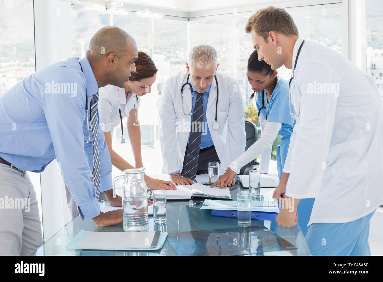 Doctors steth hi-res stock photography and images - Alamy